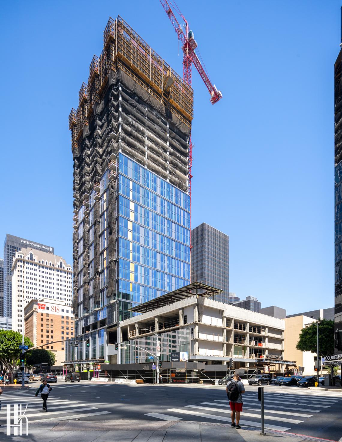 Glass exterior climbs at 8th & Figueroa in DTLA | Urbanize LA Glass exterior climbs at 8th & Figueroa in DTLA | Urbanize LA